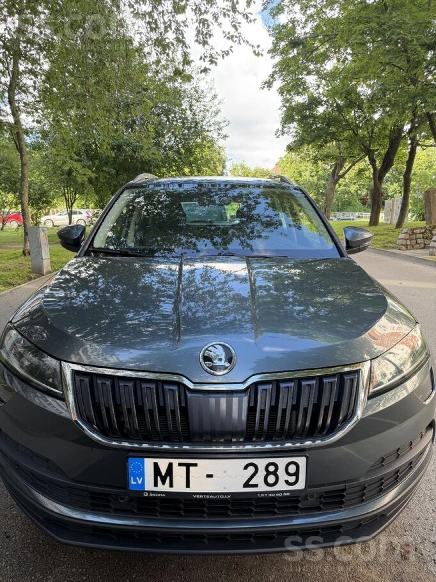 Grey Skoda Karoq 2021 in Riga, with an engine capacity of 1.50 L and mileage of 43 thousand km for 20500 €, photo 3 on AUTOMOTO.COM.LV