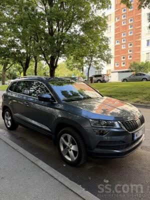 Grey Skoda Karoq 2021 in Riga, with an engine capacity of 1.50 L and mileage of 43 thousand km for 20500 €, photo 4 on AUTOMOTO.COM.LV