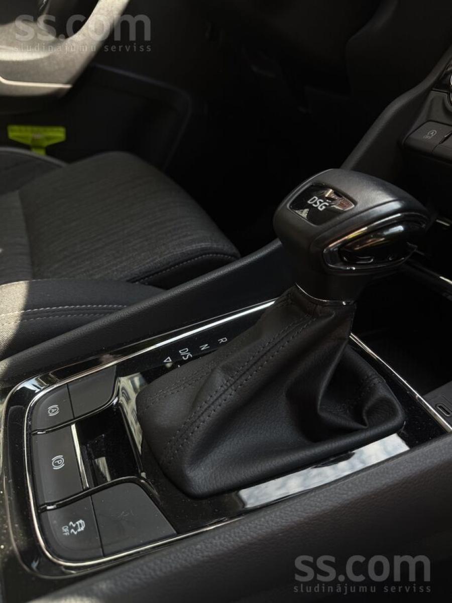 Grey Skoda Karoq 2021 in Riga, with an engine capacity of 1.50 L and mileage of 43 thousand km for 20500 €, photo 21 on AUTOMOTO.COM.LV