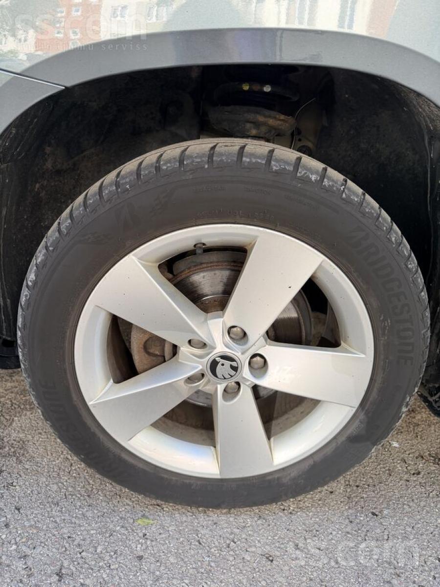 Grey Skoda Karoq 2021 in Riga, with an engine capacity of 1.50 L and mileage of 43 thousand km for 20500 €, photo 27 on AUTOMOTO.COM.LV