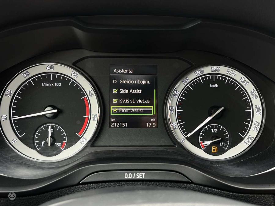 Pelēks Skoda Karoq 2021 Tauragė, ar dzinēja tilpumu 1.50 L un nobraukumu 210 tūkst. km par 11850 €, foto 23 vietnē AUTOMOTO.COM.LV