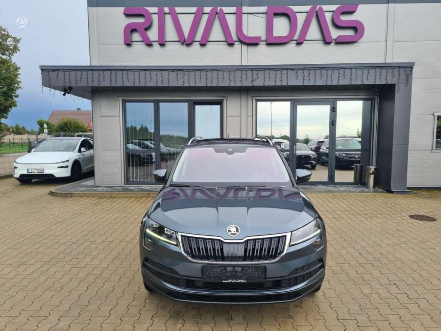 Pelēks Skoda Karoq 2021 Šauļi, ar dzinēja tilpumu 1.50 L un nobraukumu 180 tūkst. km par 16900 €, foto 1 vietnē AUTOMOTO.COM.LV