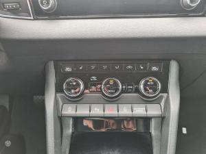 Pelēks Skoda Karoq 2021 Šauļi, ar dzinēja tilpumu 1.50 L un nobraukumu 180 tūkst. km par 16900 €, foto 27 vietnē AUTOMOTO.COM.LV