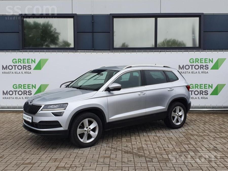 Grey Skoda Karoq 2021 in Riga, with an engine capacity of 1.50 L and mileage of 137 thousand km for 18900 €, photo 1 on AUTOMOTO.COM.LV