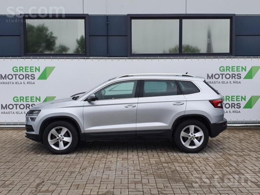 Grey Skoda Karoq 2021 in Riga, with an engine capacity of 1.50 L and mileage of 137 thousand km for 18900 €, photo 4 on AUTOMOTO.COM.LV