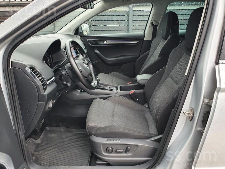 Grey Skoda Karoq 2021 in Riga, with an engine capacity of 1.50 L and mileage of 137 thousand km for 18900 €, photo 9 on AUTOMOTO.COM.LV