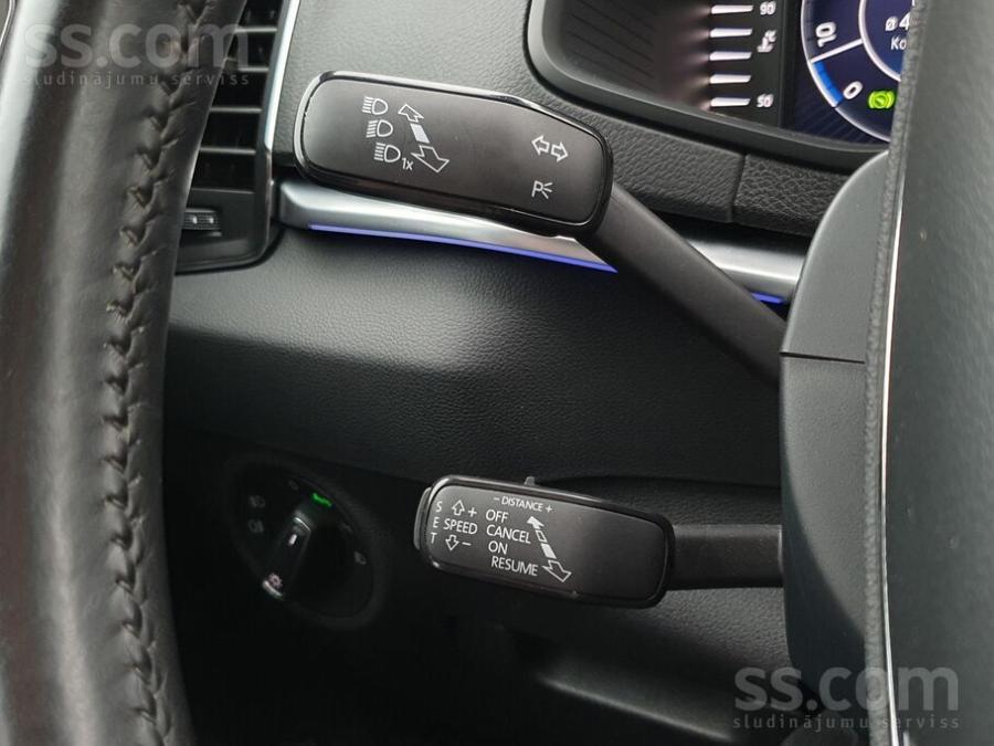 Grey Skoda Karoq 2021 in Riga, with an engine capacity of 1.50 L and mileage of 137 thousand km for 18900 €, photo 16 on AUTOMOTO.COM.LV