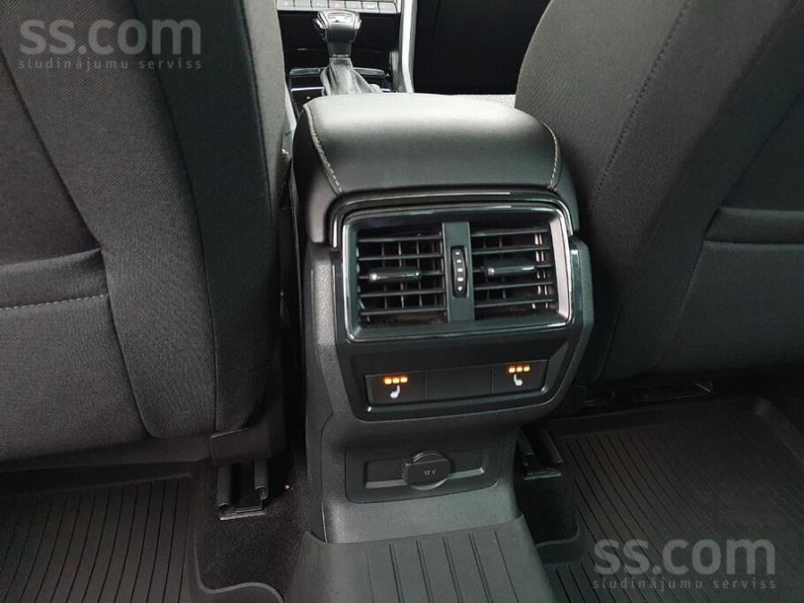 Grey Skoda Karoq 2021 in Riga, with an engine capacity of 1.50 L and mileage of 137 thousand km for 18900 €, photo 30 on AUTOMOTO.COM.LV