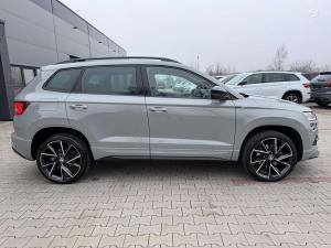 Grey Skoda Karoq 2022 in Siauliai, with an engine capacity of 1.50 L and mileage of 166 thousand km for 21768 €, photo 3 on AUTOMOTO.COM.LV