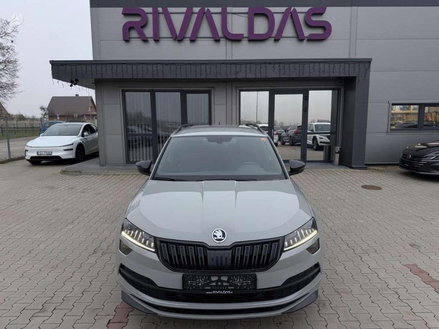 Grey Skoda Karoq 2022 in Siauliai, with an engine capacity of 1.50 L and mileage of 166 thousand km for 21768 €, photo 4 on AUTOMOTO.COM.LV