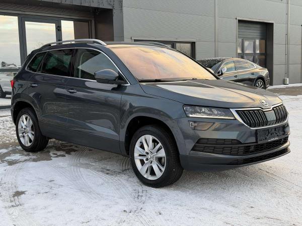 Grey Skoda Karoq 2022 in Siauliai, with an engine capacity of 1.50 L and mileage of 193 thousand km for 18400 €, photo 2 on AUTOMOTO.COM.LV