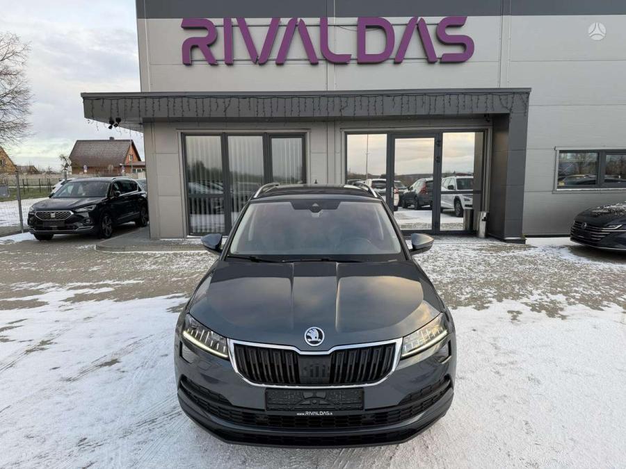 Grey Skoda Karoq 2022 in Siauliai, with an engine capacity of 1.50 L and mileage of 193 thousand km for 18400 €, photo 4 on AUTOMOTO.COM.LV