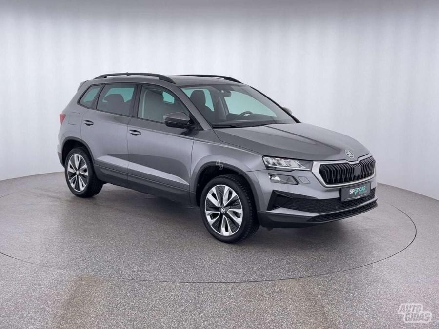 Grey Skoda Karoq 2022 in Kaunas, with an engine capacity of 2.00 L and mileage of 50 thousand km for 28549 €, photo 3 on AUTOMOTO.COM.LV