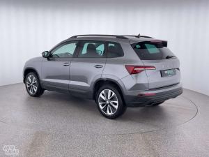 Grey Skoda Karoq 2022 in Kaunas, with an engine capacity of 2.00 L and mileage of 50 thousand km for 28549 €, photo 4 on AUTOMOTO.COM.LV