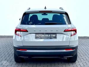 Grey Skoda Karoq 2022 in Kaunas, with an engine capacity of 2.00 L and mileage of 95 thousand km for 29019 €, photo 6 on AUTOMOTO.COM.LV