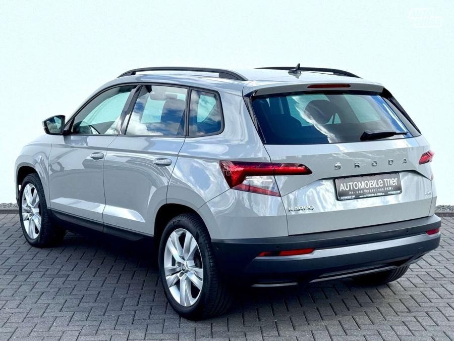 Grey Skoda Karoq 2022 in Kaunas, with an engine capacity of 2.00 L and mileage of 95 thousand km for 29019 €, photo 7 on AUTOMOTO.COM.LV