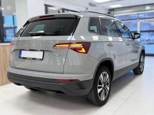 Pelēks Skoda Karoq 2022 Kauņa, ar dzinēja tilpumu 1.97 L un nobraukumu 166 tūkst. km par 18200 €, foto 4 vietnē AUTOMOTO.COM.LV