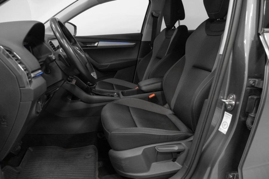 Grey Skoda Karoq 2022 in Vilnius, with an engine capacity of 2.00 L and mileage of 145 thousand km for 22900 €, photo 8 on AUTOMOTO.COM.LV