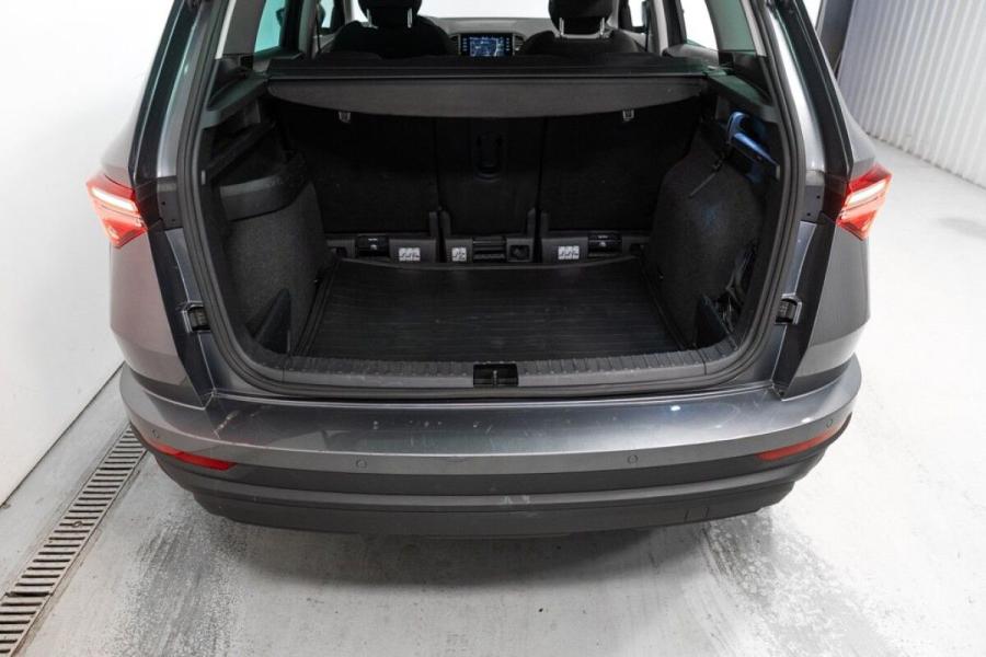 Grey Skoda Karoq 2022 in Vilnius, with an engine capacity of 2.00 L and mileage of 145 thousand km for 22900 €, photo 25 on AUTOMOTO.COM.LV
