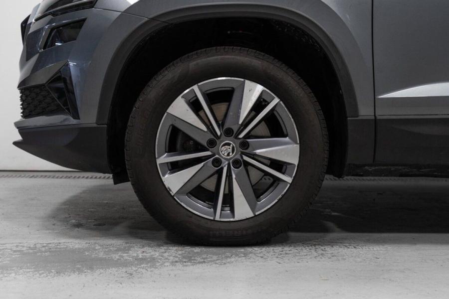 Grey Skoda Karoq 2022 in Vilnius, with an engine capacity of 2.00 L and mileage of 145 thousand km for 22900 €, photo 26 on AUTOMOTO.COM.LV