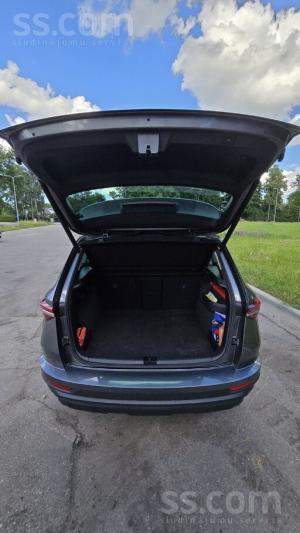 Pelēks Skoda Karoq 2022 Rīga, ar dzinēja tilpumu 1.50 L un nobraukumu 30 tūkst. km par 24900 €, foto 3 vietnē AUTOMOTO.COM.LV