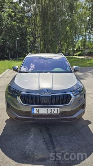 Pelēks Skoda Karoq 2022 Rīga, ar dzinēja tilpumu 1.50 L un nobraukumu 30 tūkst. km par 24900 €, foto 4 vietnē AUTOMOTO.COM.LV