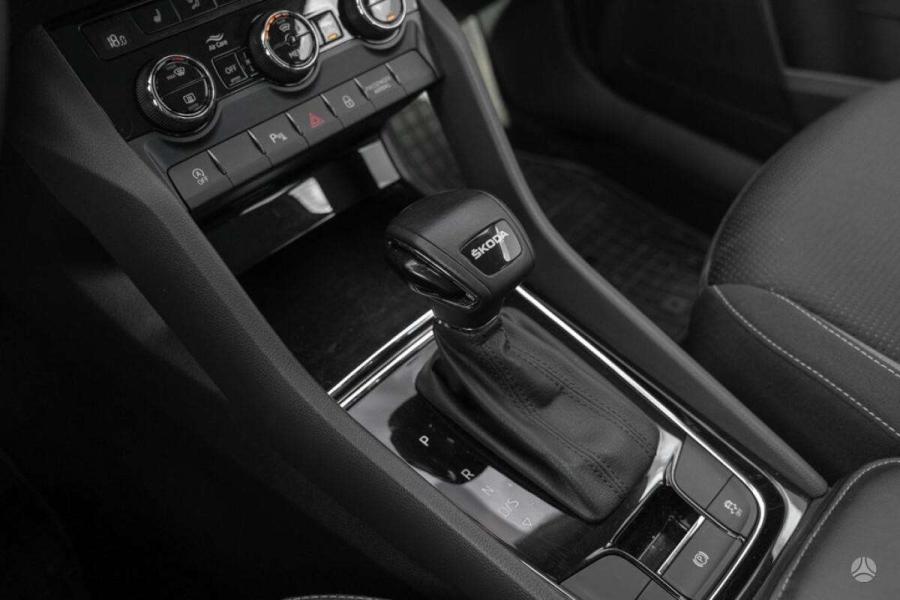 Grey Skoda Karoq 2022 in Vilnius, with an engine capacity of 2.00 L and mileage of 125 thousand km for 21300 €, photo 11 on AUTOMOTO.COM.LV