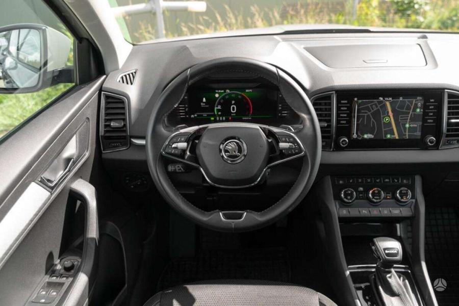 Grey Skoda Karoq 2022 in Vilnius, with an engine capacity of 2.00 L and mileage of 125 thousand km for 21300 €, photo 21 on AUTOMOTO.COM.LV