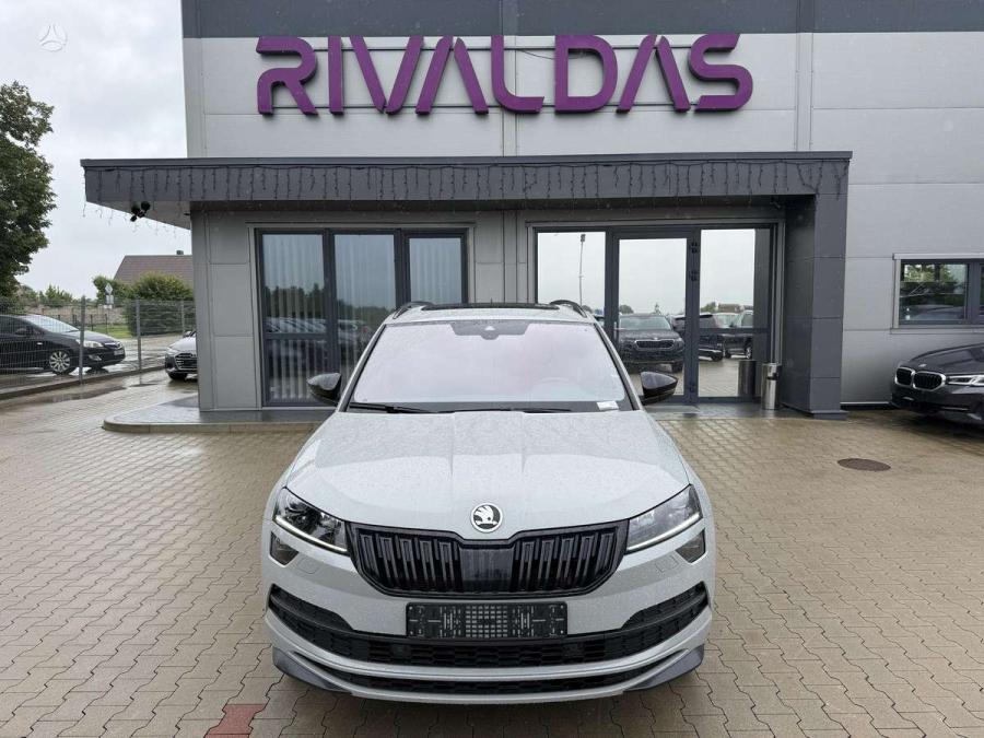 Pelēks Skoda Karoq 2022 Šauļi, ar dzinēja tilpumu 1.50 L un nobraukumu 171 tūkst. km par 19990 €, foto 1 vietnē AUTOMOTO.COM.LV