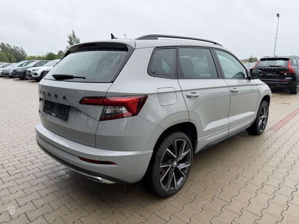 Pelēks Skoda Karoq 2022 Šauļi, ar dzinēja tilpumu 1.50 L un nobraukumu 171 tūkst. km par 19990 €, foto 9 vietnē AUTOMOTO.COM.LV