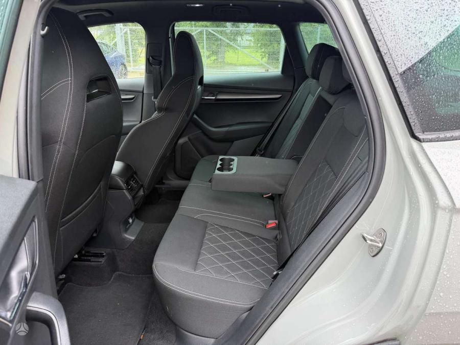 Pelēks Skoda Karoq 2022 Šauļi, ar dzinēja tilpumu 1.50 L un nobraukumu 171 tūkst. km par 19990 €, foto 15 vietnē AUTOMOTO.COM.LV