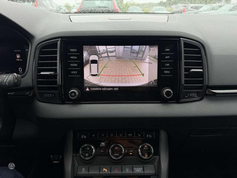 Pelēks Skoda Karoq 2022 Šauļi, ar dzinēja tilpumu 1.50 L un nobraukumu 171 tūkst. km par 19990 €, foto 21 vietnē AUTOMOTO.COM.LV
