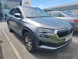 Pelēks Skoda Karoq 2022 Ogre, ar dzinēja tilpumu 2.00 L un nobraukumu 142 tūkst. km par 18470 €, foto  vietnē AUTOMOTO.COM.LV