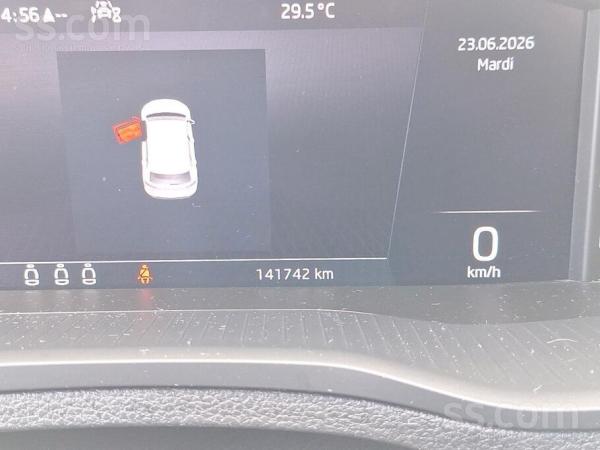 Grey Skoda Karoq 2022 in Ogre, with an engine capacity of 2.00 L and mileage of 142 thousand km for 18470 €, photo 7 on AUTOMOTO.COM.LV