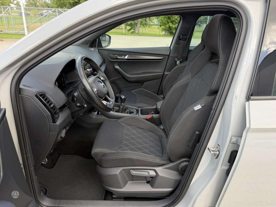 Pelēks Skoda Karoq 2022 Šauļi, ar dzinēja tilpumu 1.50 L un nobraukumu 171 tūkst. km par 19990 €, foto 15 vietnē AUTOMOTO.COM.LV