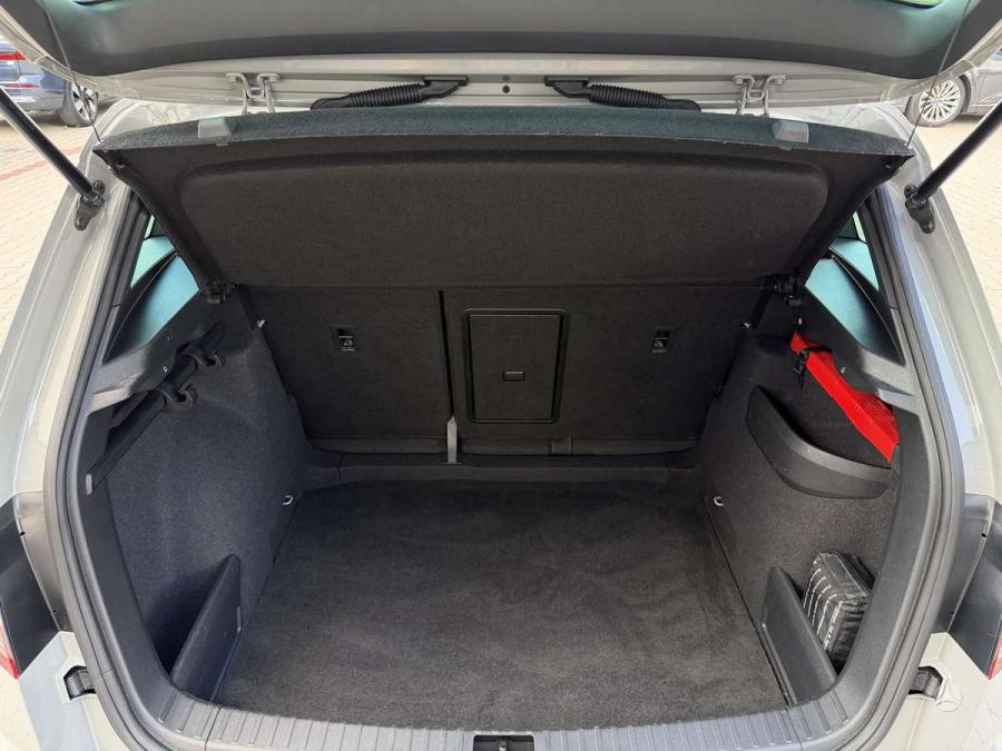 Pelēks Skoda Karoq 2022 Šauļi, ar dzinēja tilpumu 1.50 L un nobraukumu 171 tūkst. km par 19990 €, foto 23 vietnē AUTOMOTO.COM.LV