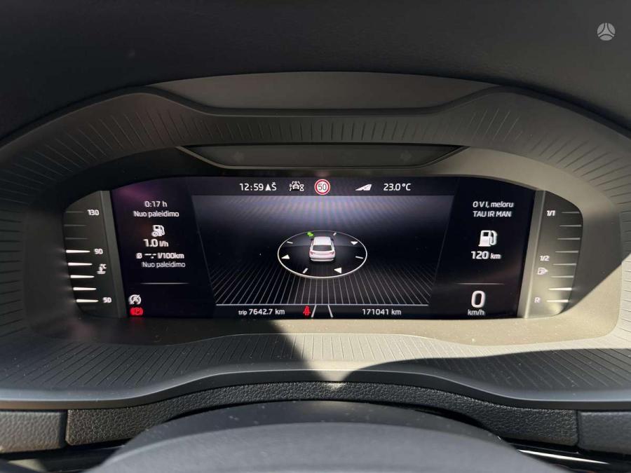 Pelēks Skoda Karoq 2022 Šauļi, ar dzinēja tilpumu 1.50 L un nobraukumu 171 tūkst. km par 19990 €, foto 24 vietnē AUTOMOTO.COM.LV