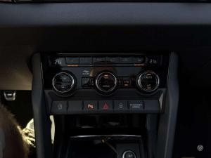 Pelēks Skoda Karoq 2022 Šauļi, ar dzinēja tilpumu 1.50 L un nobraukumu 171 tūkst. km par 19990 €, foto 32 vietnē AUTOMOTO.COM.LV