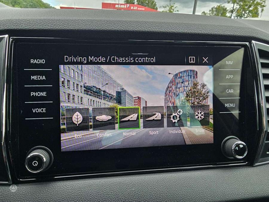 Pelēks Skoda Karoq 2022 Viļņa, ar dzinēja tilpumu 1.97 L un nobraukumu 204 tūkst. km par 19000 €, foto 25 vietnē AUTOMOTO.COM.LV
