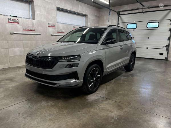 Pelēks Skoda Karoq 2022 Marijampole, ar dzinēja tilpumu 1.50 L un nobraukumu 218 tūkst. km par 20086 €, foto 1 vietnē AUTOMOTO.COM.LV