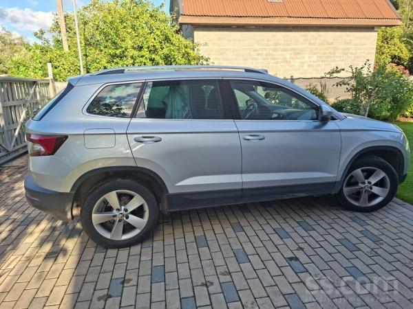 Pelēks Skoda Karoq 2022 Rīga, ar dzinēja tilpumu 1.50 L un nobraukumu 76 tūkst. km par 20500 €, foto 4 vietnē AUTOMOTO.COM.LV