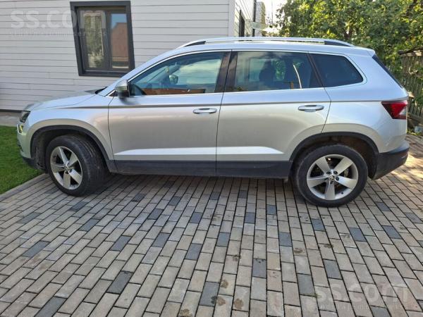 Pelēks Skoda Karoq 2022 Rīga, ar dzinēja tilpumu 1.50 L un nobraukumu 76 tūkst. km par 20500 €, foto 5 vietnē AUTOMOTO.COM.LV
