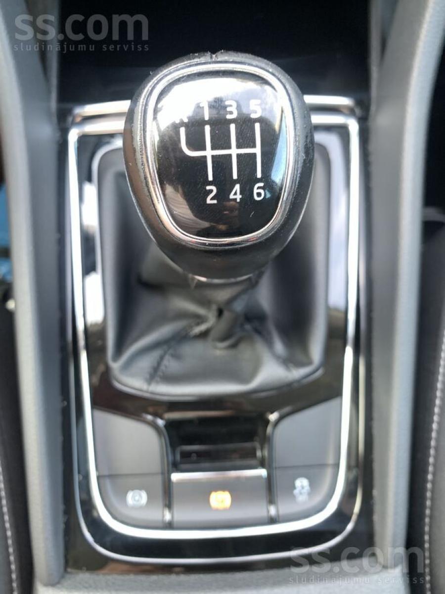 Pelēks Skoda Karoq 2022 Ogre, ar dzinēja tilpumu 2.00 L un nobraukumu 142 tūkst. km par 17990 €, foto 23 vietnē AUTOMOTO.COM.LV