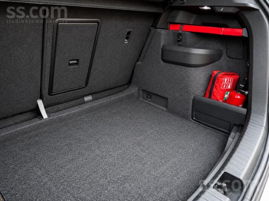 Pelēks Skoda Karoq 2022 Rīga, ar dzinēja tilpumu 1.50 L un nobraukumu 102 tūkst. km par 21000 €, foto 8 vietnē AUTOMOTO.COM.LV