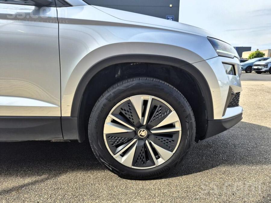 Grey Skoda Karoq 2022 in Riga, with an engine capacity of 1.50 L and mileage of 193 thousand km for 17490 €, photo 24 on AUTOMOTO.COM.LV