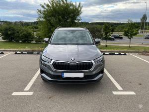 Pelēks Skoda Karoq 2022 Viļņa, ar dzinēja tilpumu 1.50 L un nobraukumu 98 tūkst. km par 20990 €, foto 3 vietnē AUTOMOTO.COM.LV