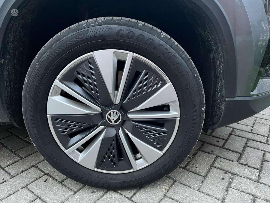 Pelēks Skoda Karoq 2022 Viļņa, ar dzinēja tilpumu 1.50 L un nobraukumu 98 tūkst. km par 20990 €, foto 13 vietnē AUTOMOTO.COM.LV