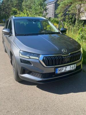 Pelēks Skoda Karoq 2022 Viļņa, ar dzinēja tilpumu 1.50 L un nobraukumu 115 tūkst. km par 22300 €, foto  vietnē AUTOMOTO.COM.LV