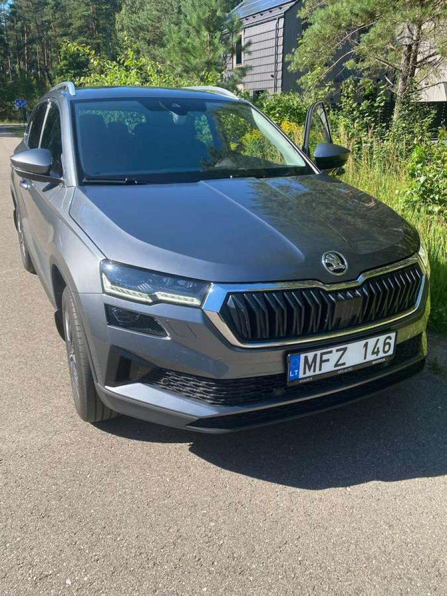Pelēks Skoda Karoq 2022 Viļņa, ar dzinēja tilpumu 1.50 L un nobraukumu 115 tūkst. km par 22300 €, foto 1 vietnē AUTOMOTO.COM.LV