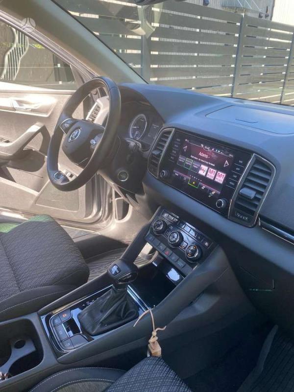 Pelēks Skoda Karoq 2022 Viļņa, ar dzinēja tilpumu 1.50 L un nobraukumu 115 tūkst. km par 22300 €, foto 5 vietnē AUTOMOTO.COM.LV